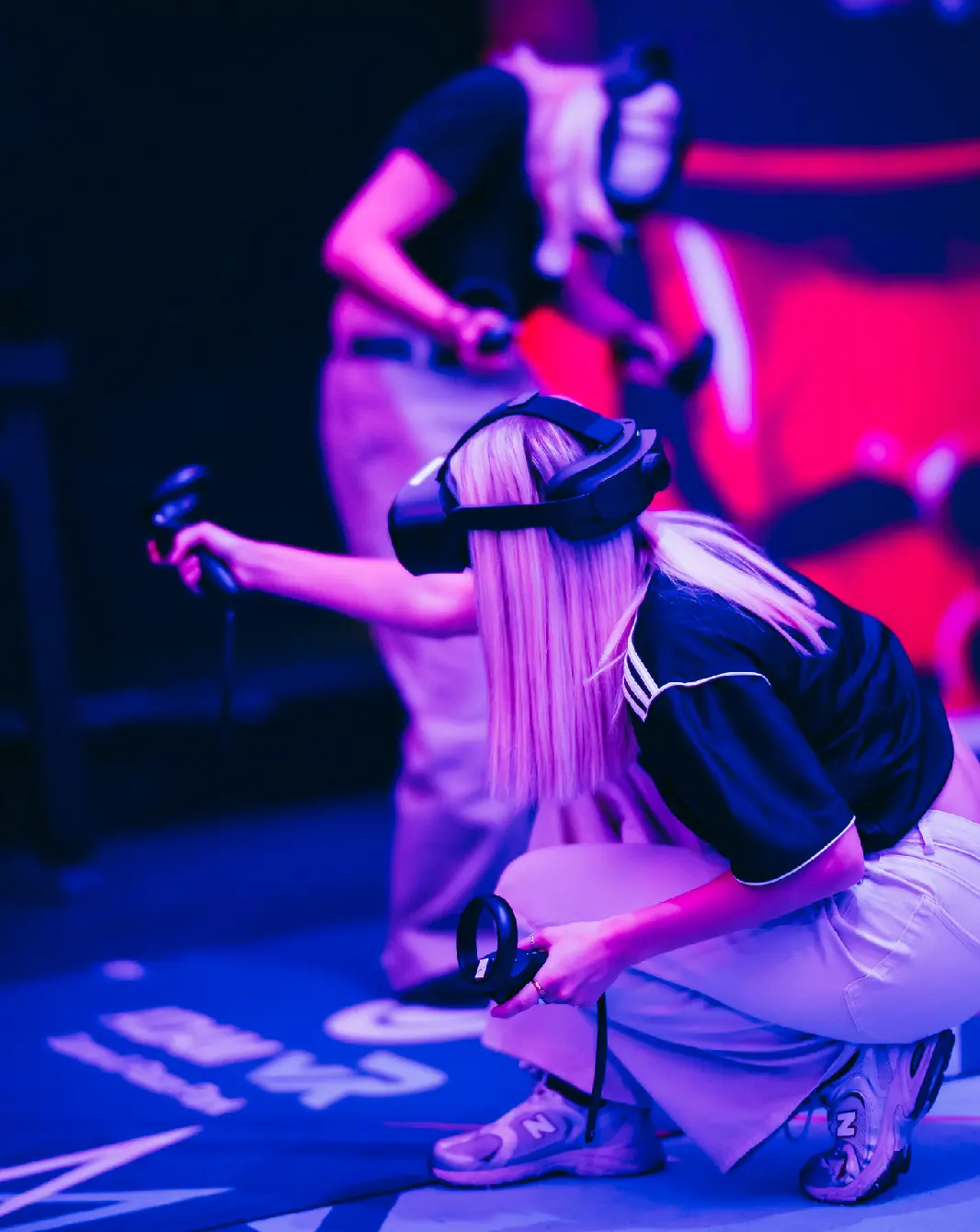 Free Roam VR - A'DAM VR Game & Race Park