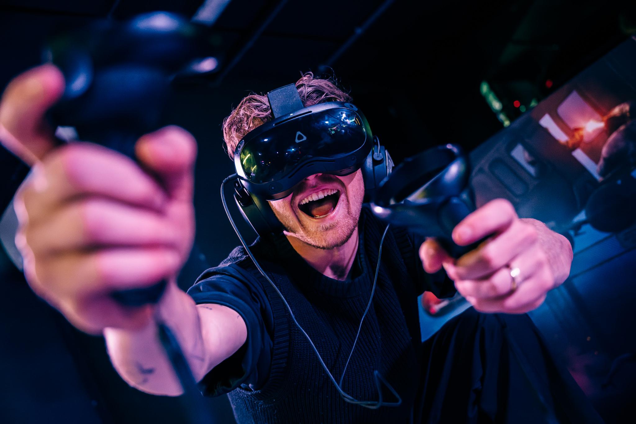 What to do when it rains in Amsterdam? Virtual reality saves your day ...